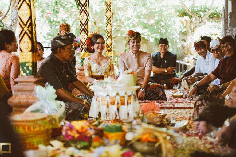 Rangkaian Prosesi Upacara Pernikahan Adat Bali - Weddingku.id